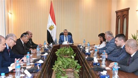 وزير الدولة للإنتاج الحربي يستقبل وفد يونانى لبحث إمكانية التعاون
