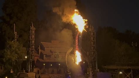 A Hot Viewing Of Fantasmic Tonight Rdisneyland