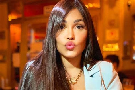Ex BBB Flay Surpreende Ao Exibir Corpo Sarado Em Look Minimalista
