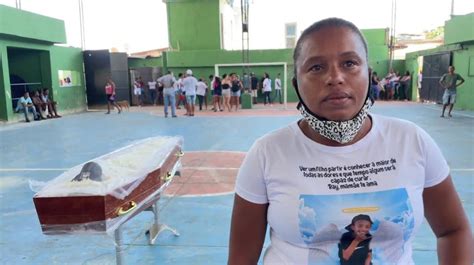Mãe de adolescente morto no Morro do Fubá pede justiça pela morte do