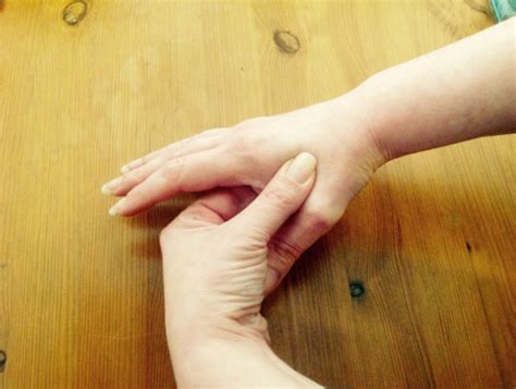 LI4: Le point d'acupuncture magique contre le stress et l'anxiété ...