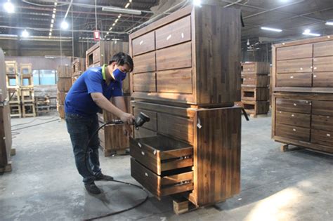 Doanh Nghiệp Gỗ đứng Ngồi Không Yên