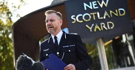 Député Britannique Tué Le Suspect Inculpé De Meurtre Et Préparation D