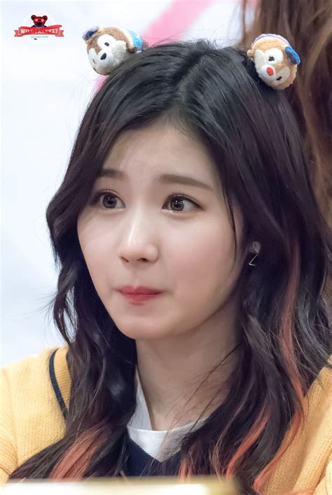 Kpop Girl Groups Korean Girl Groups Kpop Girls Momo Nayeon Shy Shy