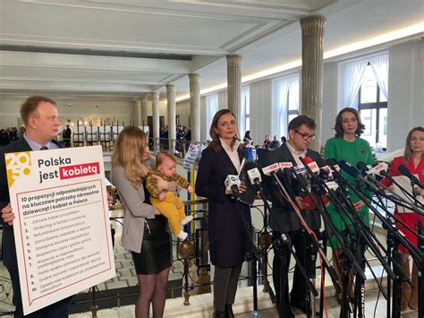 Polska Szymona Hołowni przedstawiła postulaty dla kobiet Polska Szymona Hołowni