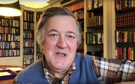 Британский писатель Стивен Фрай перенёс операцию из за рака простаты