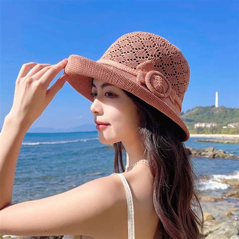 2023 여성을 위한 새로운 여름 태양 모자 패션 간단한 활 여성 소녀 해변 밀짚 플랫 돔 압착 니트 버킷 캡 뼈 스포츠 엔터테인먼트 아웃도어 액티비티 활동