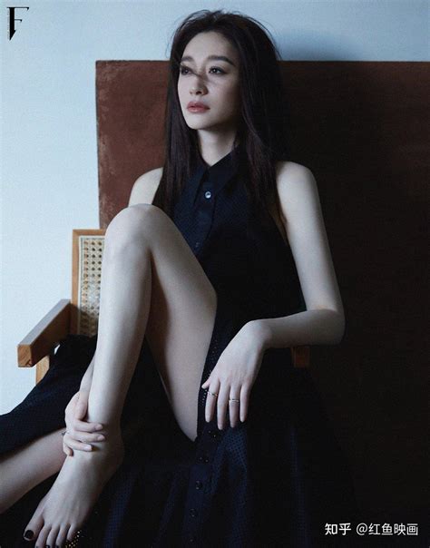 李小冉 性感写真 一袭黑衣绽露性感 她的姿态藏着万种风情 知乎