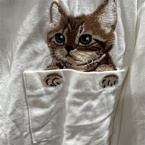 正韓逼真刺繡小貓咪襯衫PopChill 拍拍圈