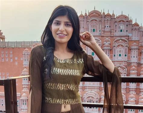 Actress Vertika Malik Biography News Photos Videos Nettv4u