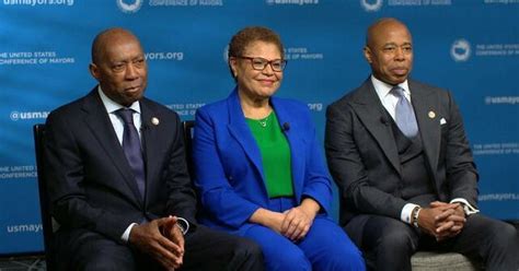 Four Largest Us Cities Are Led By Black Mayors For First Time Cbs News