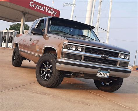 1997 Chevrolet K1500 Wheel Offset Aggressive 1 Outside Fender Stock
