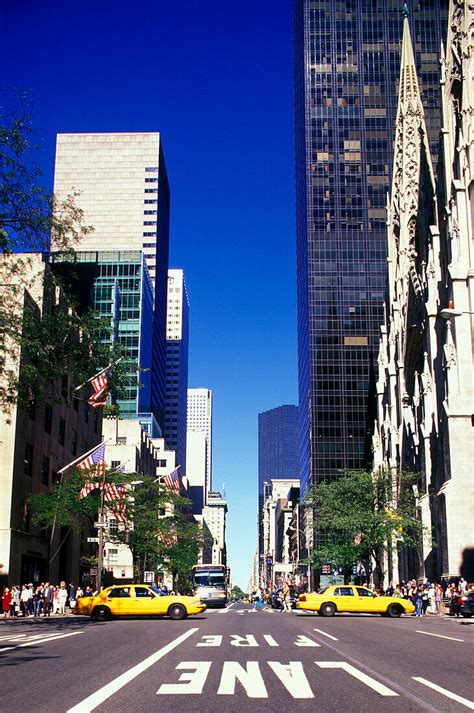 Fifth Avenue Midtown Manhattan New License Image 70121161