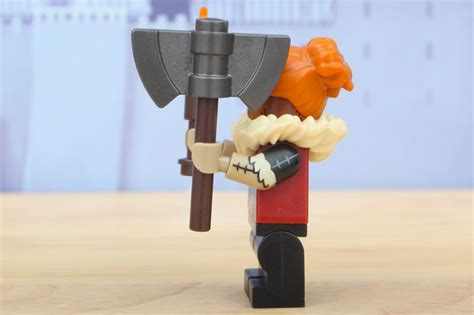 Lego Dandd Secrets Barbarian Dwarf And Dragonborn Paladin