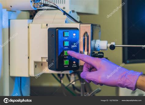 Scientist Laboratory Works Electron Microscope Gateway Putting Sample