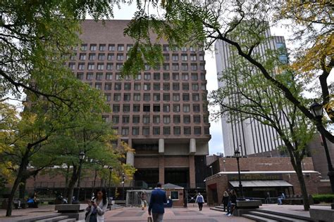 Investigators Search Nypd Offices Where Disgraced Top Cop Jeffrey Maddrey Allegedly Bedded