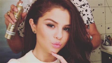 6 Cheap Healthy Snacks Selena Gomezâ€™s Trainer Swears By