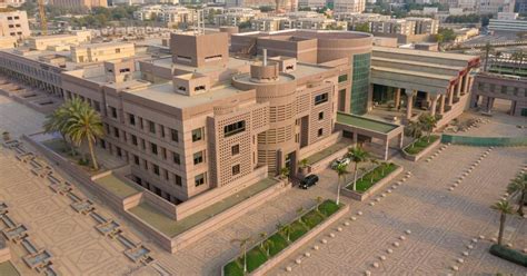 مدير جامعة الملك عبد العزيز يختلس نصف مليار ريال سعودي صحيفة رصد