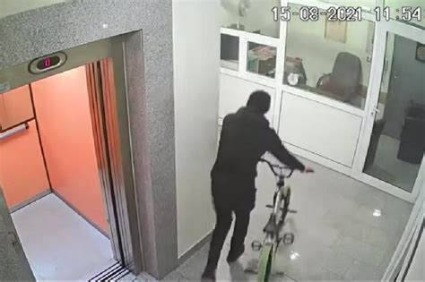 Още едно колело изчезна от жилищен блок в Казанлък Новини за Казанлък