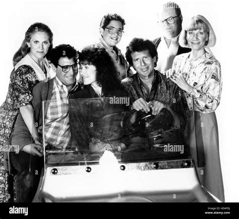 IT S GARRY SHANDLING S SHOW Bernadette Birkett Michael Tucci Molly