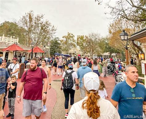 2022 Wdw Liberty Square Magic Kingdom New Years Eve Crowds 2 Allearsnet