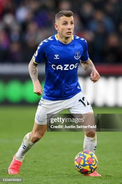 Lucas Digne Photos Photos And Premium High Res Pictures Getty Images