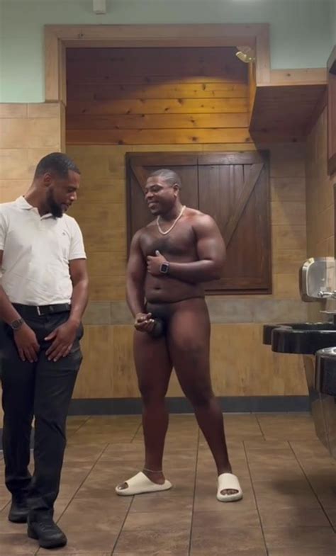 Black Exhib Shows Off In Public Bathroom And…