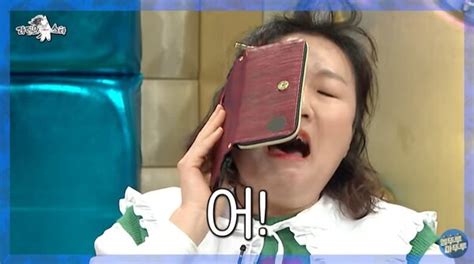 친숙한 안야 테일러 조이의 폰케이스 연예이슈 수다방 네모판