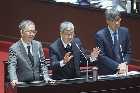 陳建仁、薛瑞元、陳駿季立院同台列席備詢圖 中央通訊社 Line Today