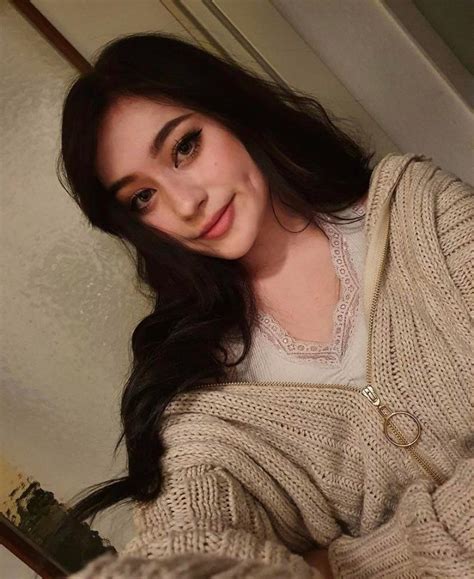 Jade Anh Scrolller
