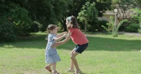 Vidéos Pour Deux Filles Sembrassent Deux Filles Sembrassent Clips