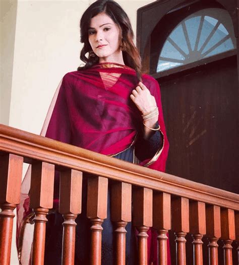 Benazir Khan Biography Age Education Husband Dramas Pics