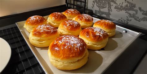 Petites Brioches au Yaourt Moelleuses et Faciles à Préparer Recettes