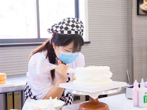 西安学西点一般去哪个学校比较好 学西点 陕西新东方烹饪学校