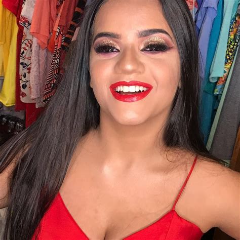 Seja Feliz Alegre E Sempre Pra Cima Vista Seu Melhor Sorriso E V