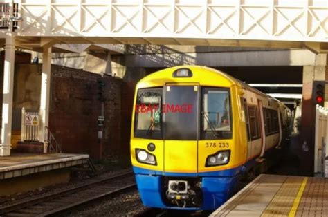 Photo London Overground Class 378 378233 Arriving At West Brompton With