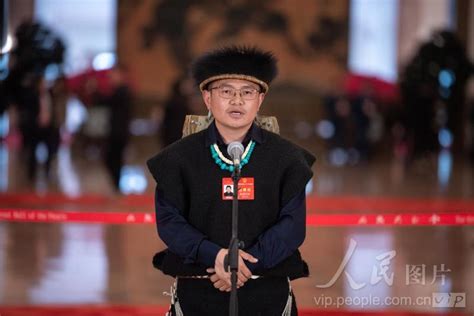 十四届全国人大二次会议举行第三场代表通道采访活动 人民图片网
