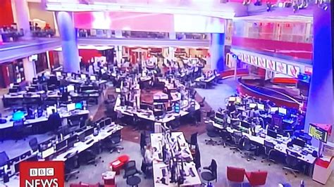 Tomasz Schafernaker Picks Nose Fail Youtube