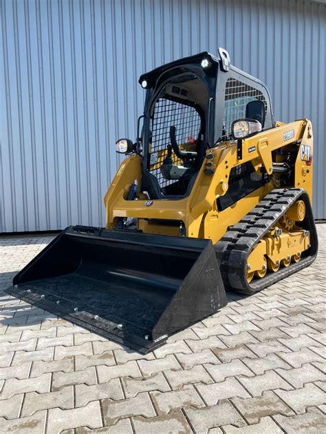Kompaktlader Cat 239d3 Gelände Stapler Raupe Kompaktbagger In München