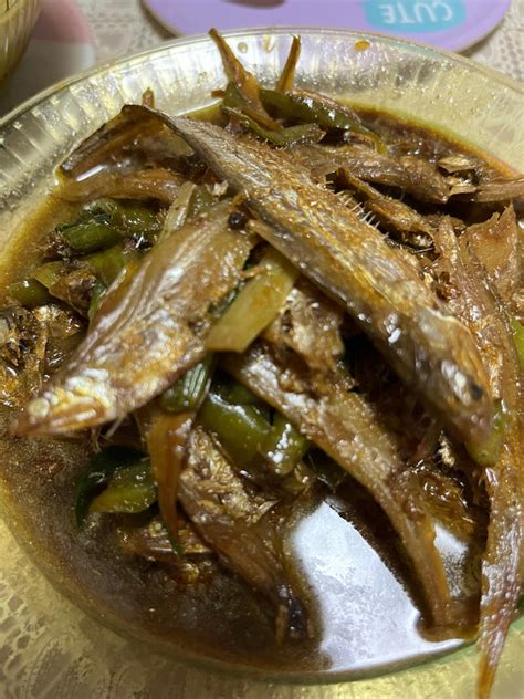 【下饭神器——青椒烧毛鱼干的做法步骤图】家有只可爱的干饭人下厨房