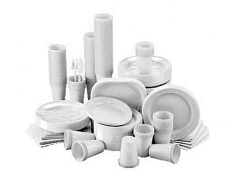 Piatti E Bicchieri Di Plastica Si Differenziano CilentoNotizie It
