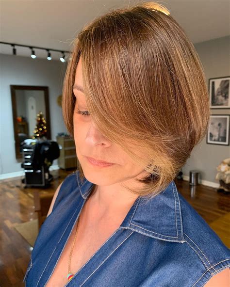 Bob With Side Bangs To Try In