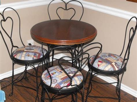 Vintage Ice Cream Parlor Set From The 1940s