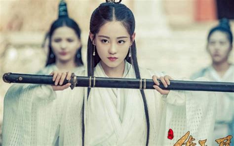 新《倚天屠龙记》与苏有朋版九大美女对比，新版都是网红脸？ 知乎