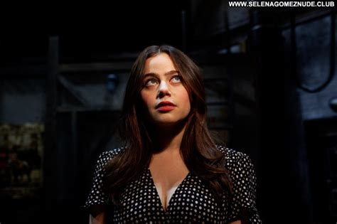 Molly Gordon No Source Beautiful Babe Celebrity Posing Hot Sexy Red