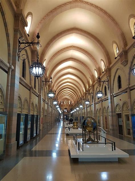 متحف الشارقة للحضارة الإسلامية 5 آلاف قطعة أثرية تروي التاريخ