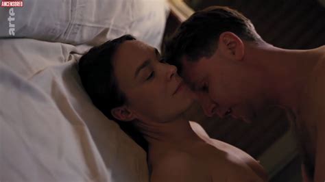 Rebecka Hemse Nue Dans Clash Of Futures