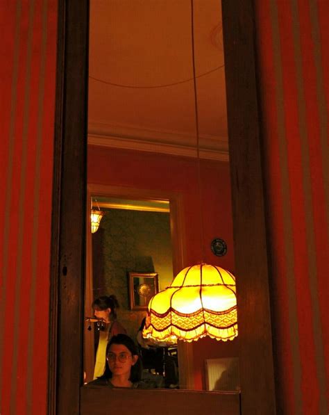 სარკის თემა ზოგადად ძალიან მომწონს ძაან საინტერესოა და პრინციპში პირველად ვცადე სარკიდან