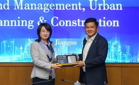 រដ្ឋបាលខេត្តជាំងស៊ូ បានទទួលស្វាគមន៍យ៉ាងកក់ក្ដៅ ចំពោះគណៈប្រតិភូ ក្រសួងរៀបចំដែនដី នគរូបនីយកម្ម