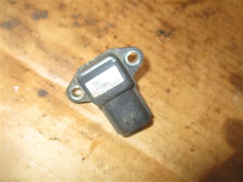 Suzuki Df90 Outboard Map Sensor 18590 72f21 Strouds Marine